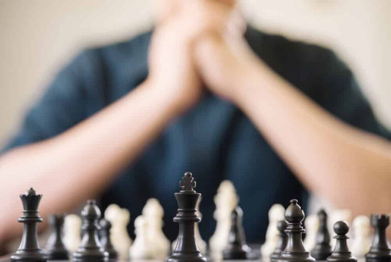 Exploring the Intricacies of Zwischenzug in Chess | Expert Chess ...